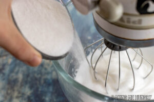 Mini Meringues : Easy Step by Step Guide to Meringue Cookies