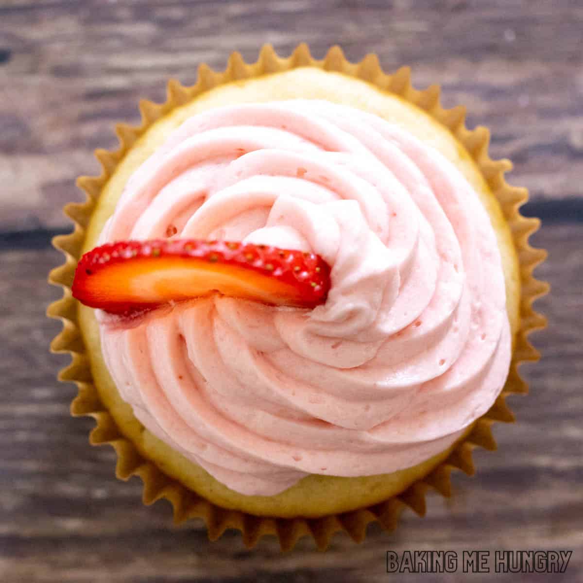 Homemade Strawberry Icing Recipe with Fresh Berries
